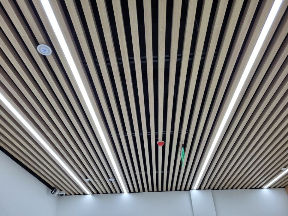 Commercial Linear LED Lighting LL0130M - New Shine Lighting Co., Limited.